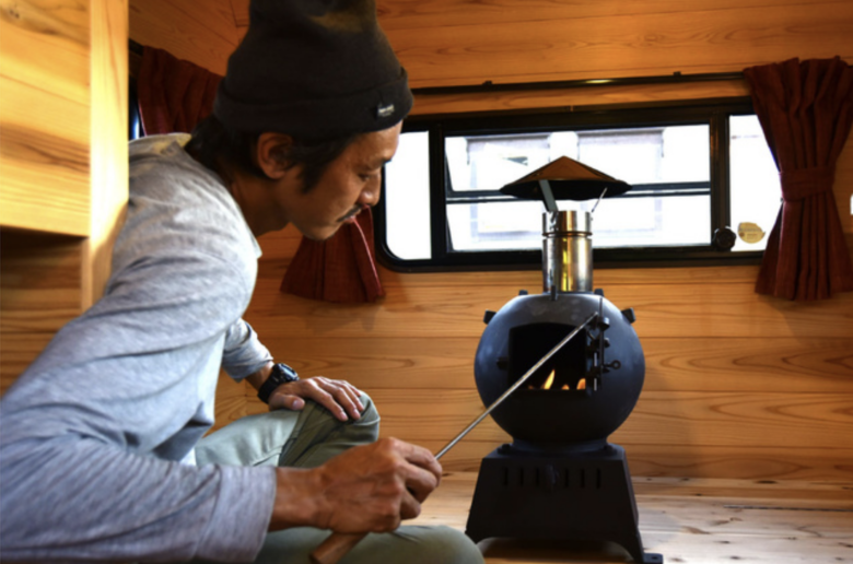 キャンプに令和のたこストーブ『TACO STOVE』を持ち出そう！エモくノスタルジックな薪ストーブとしての魅力を紹介！！【Makuake】